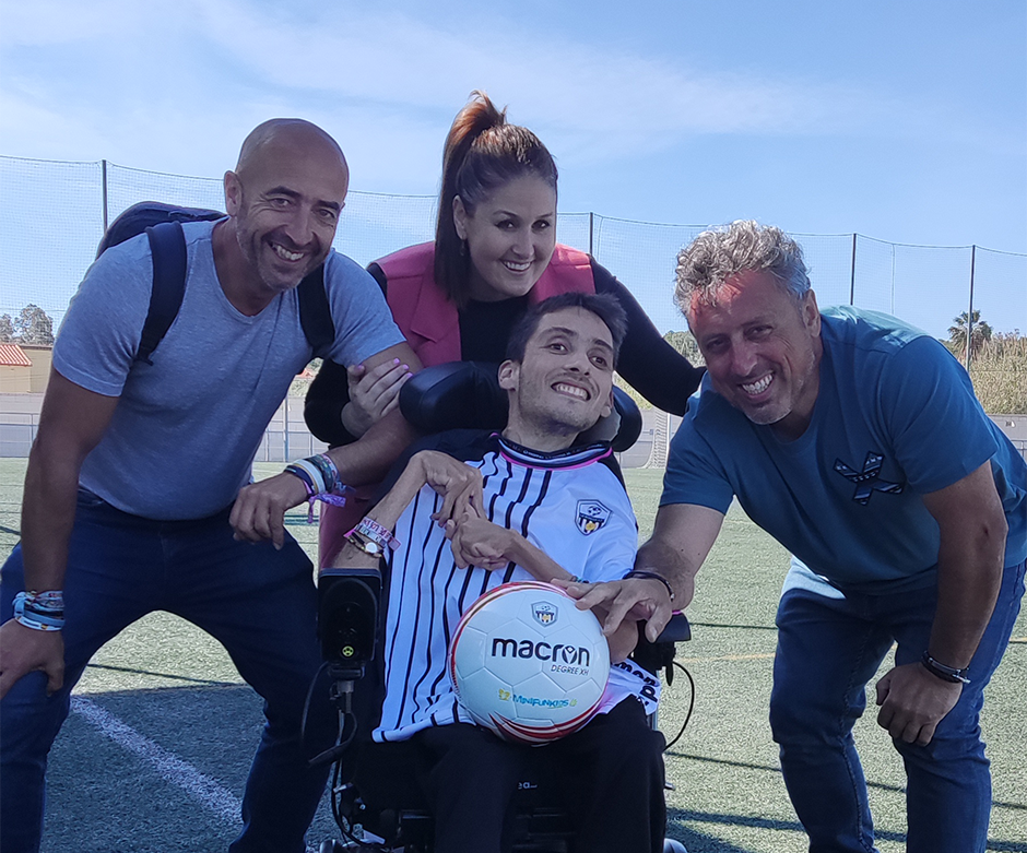 El fútbol es una excusa para ser feliz - La Moneda CF